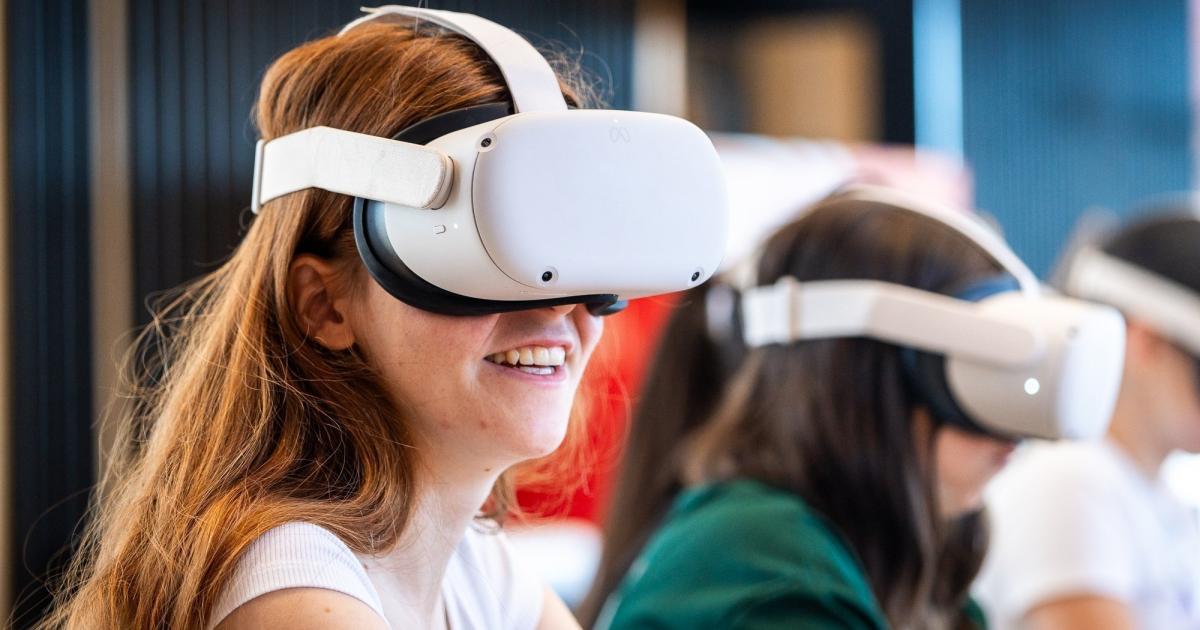 Girls in STEAM Academy: Νέο πρόγραμμα BridgeSTEAM τον Οκτώβριο για ...
