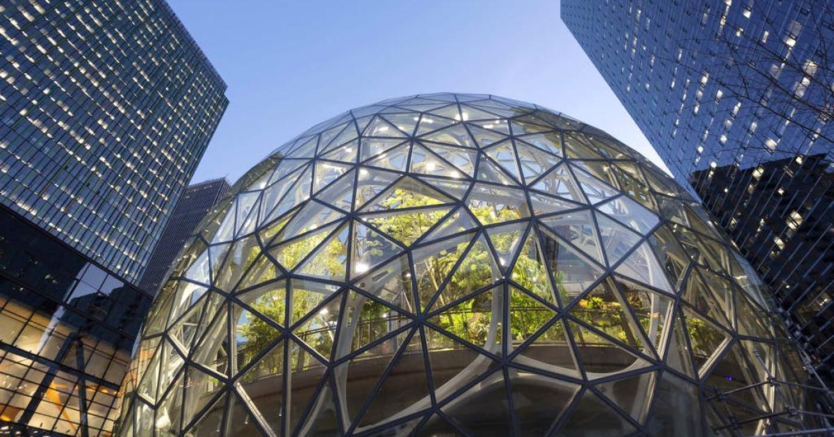 Εγκαινιάστηκαν σήμερα οι τρεις γυάλινες Spheres της Amazon